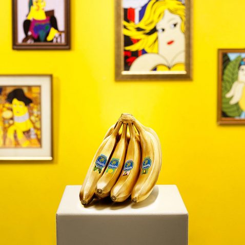 Chiquita Blue Sticker by Romero Britto - Chiquita blog